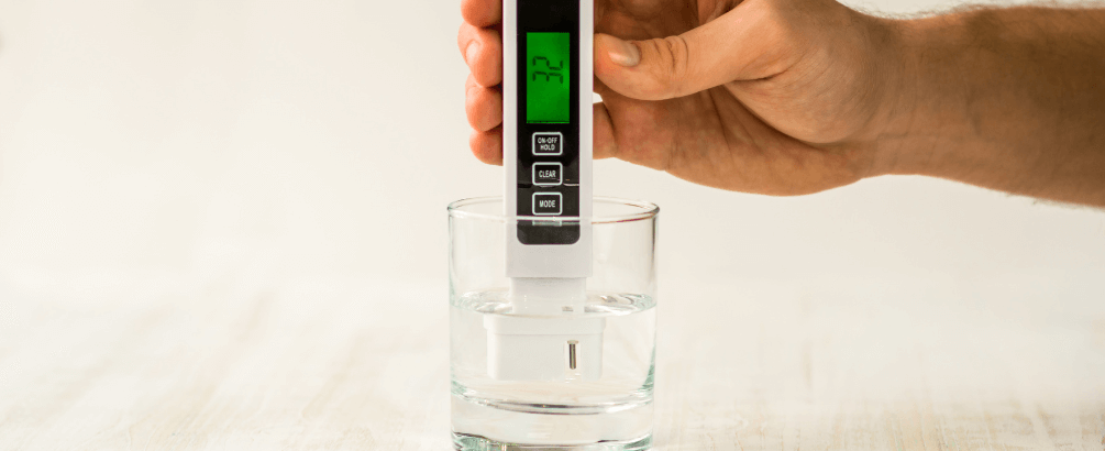 Cómo minimizar los TDS en el agua | Métodos & Beneficios
